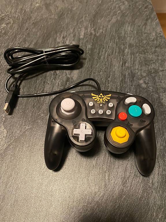 Nintendo Switch OLED 512GB + Mario + Zelda Pad im Kanton Bern - tutti.ch