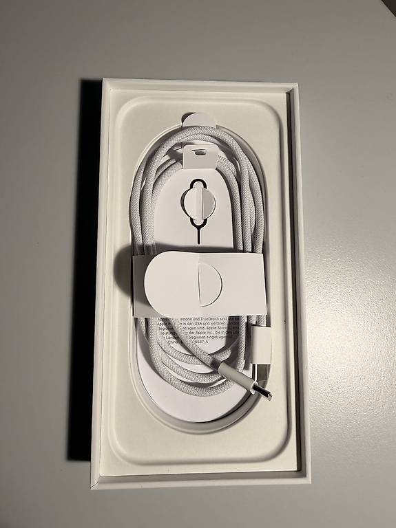 Apple iPhone 16 Pro 256 GB Black Titanium (neuwertig) im Kanton Thurgau ...