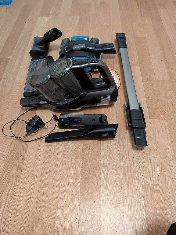 Philips SpeedPro Max Aqua Plus inkl Zubehör im Kanton Schwyz - tutti.ch