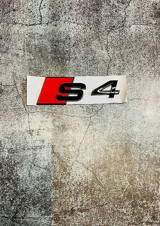 Audi S4 Emblem Schriftzug Logo NEU in Rot/Schwarz glänzend im Kanton ...