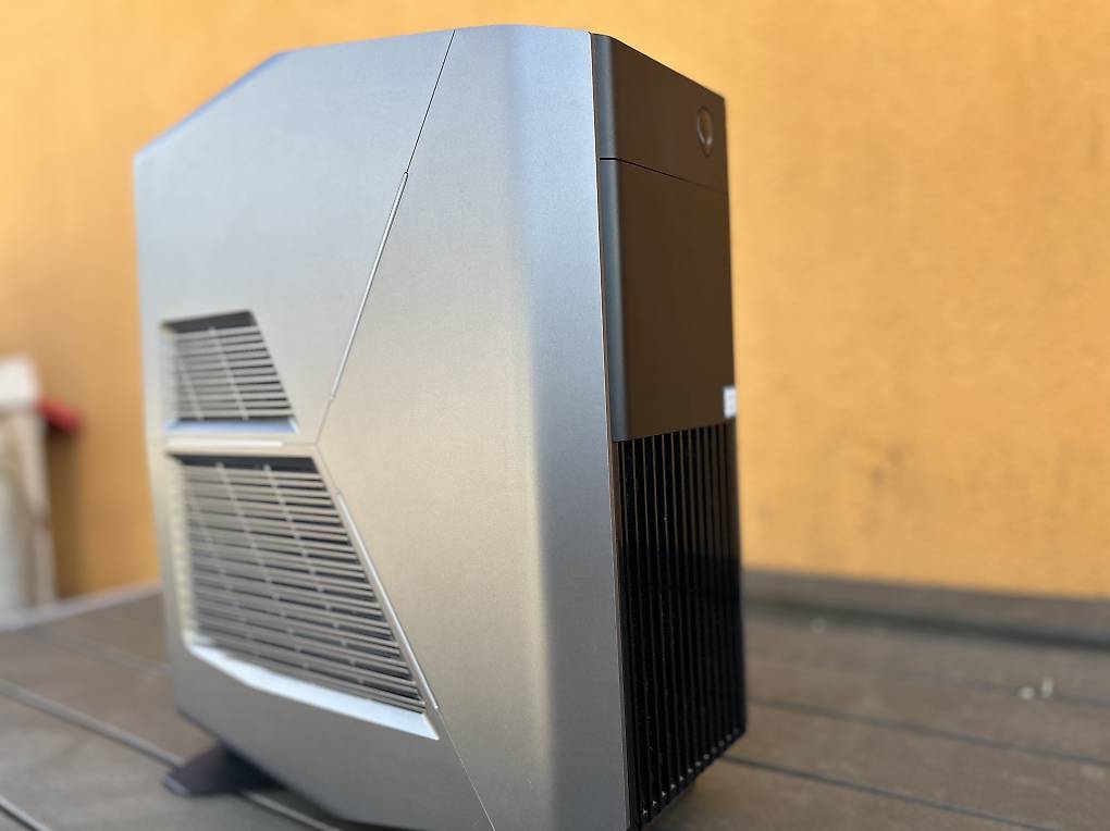 Alienware Aurora R8 / I9 9900K/64GB Ram/RTX 4070 S/ 4TB NVME im Kanton ...