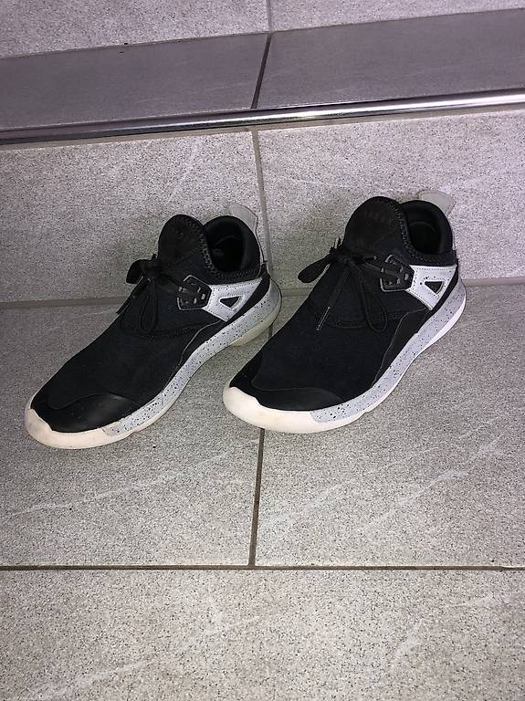 NIKE JORDAN FLY 89 BLACK UNIVERSITY RED WOLF GREY WHITE im Kanton ...