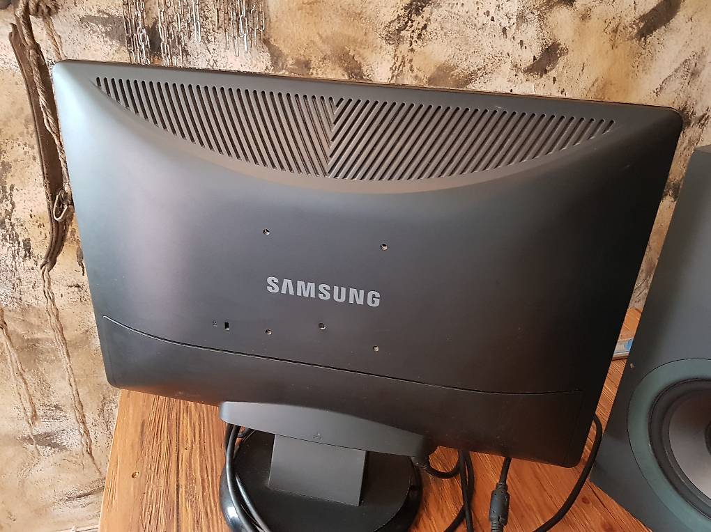 Monitor Display Samsung Syncmaster 223BW im Kanton Basel-Landschaft ...