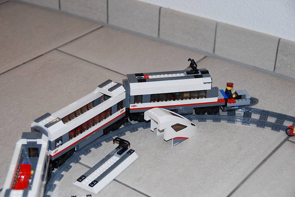 Lego City - Hochgeschwindigkeitszug 60051 im Kanton Zürich - tutti.ch