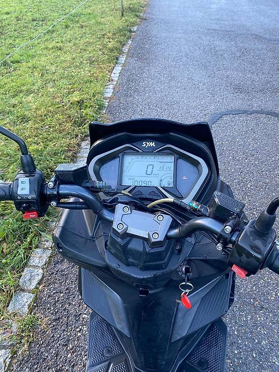 Roller SYM Jet 14 LC 125 ccm im Kanton Schwyz - tutti.ch