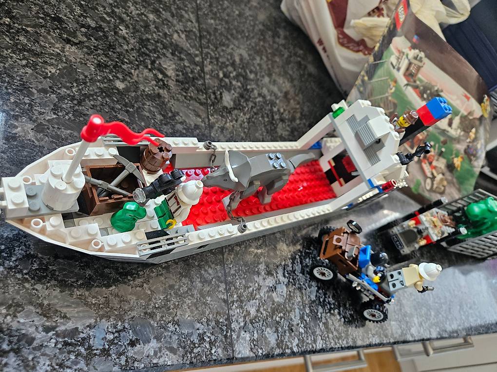 5975 LEGO Adventurers Dino Island T-Rex Transport im Kanton Basel ...