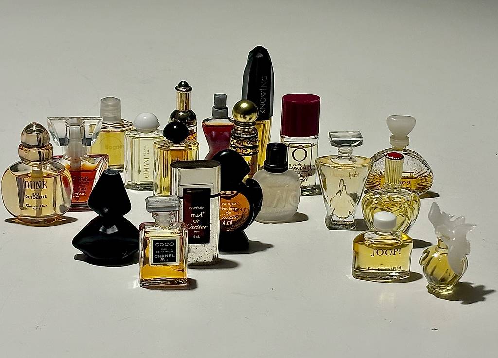 PARFUMS, MINIATUREN, 20 STK., VINTAGE, CHANEL, CARTer... im Kanton ...
