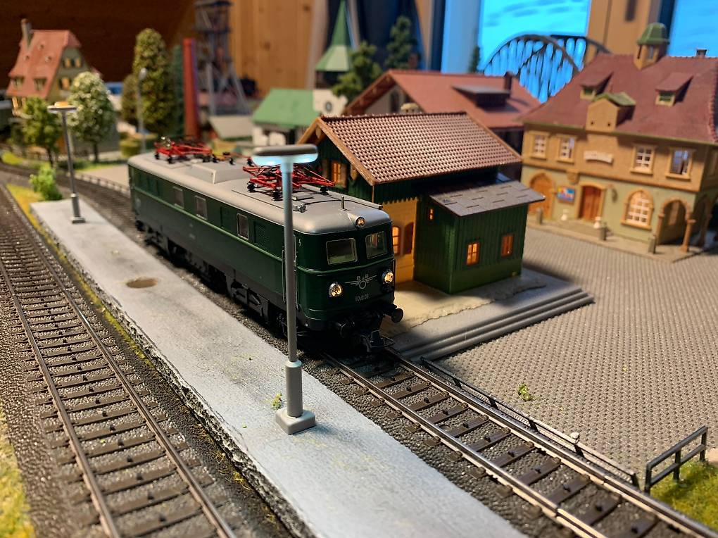 Modelleisenbahn Roco Rh 1010 der ÖBB AC digital im Kanton Thurgau ...