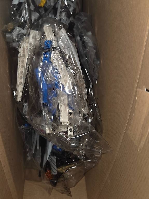 LEGO Technic Mercedes Arocs (42043) NEU+OVP im Kanton Basel-Landschaft ...