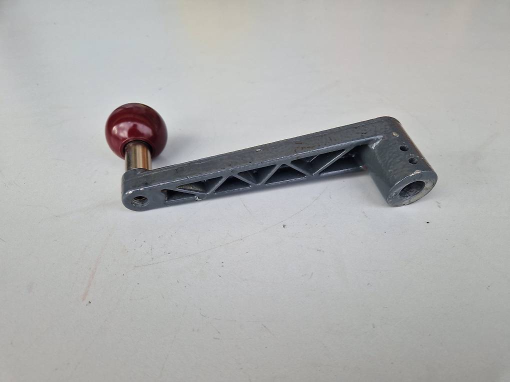 Kurbel mit rotem Kugelgriff - 190 im Kanton Zürich - tutti.ch