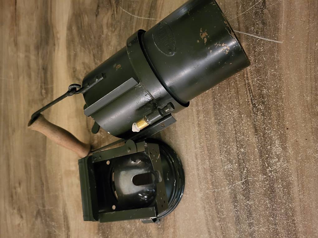 Militär Karbidlampe,DECKER Neuchatel. im Kanton Graubünden - tutti.ch