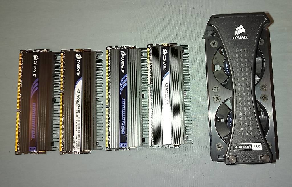 Corsair Dominator DDR3 RAM, 16GB, RGB Cooler im Kanton Zürich - tutti.ch