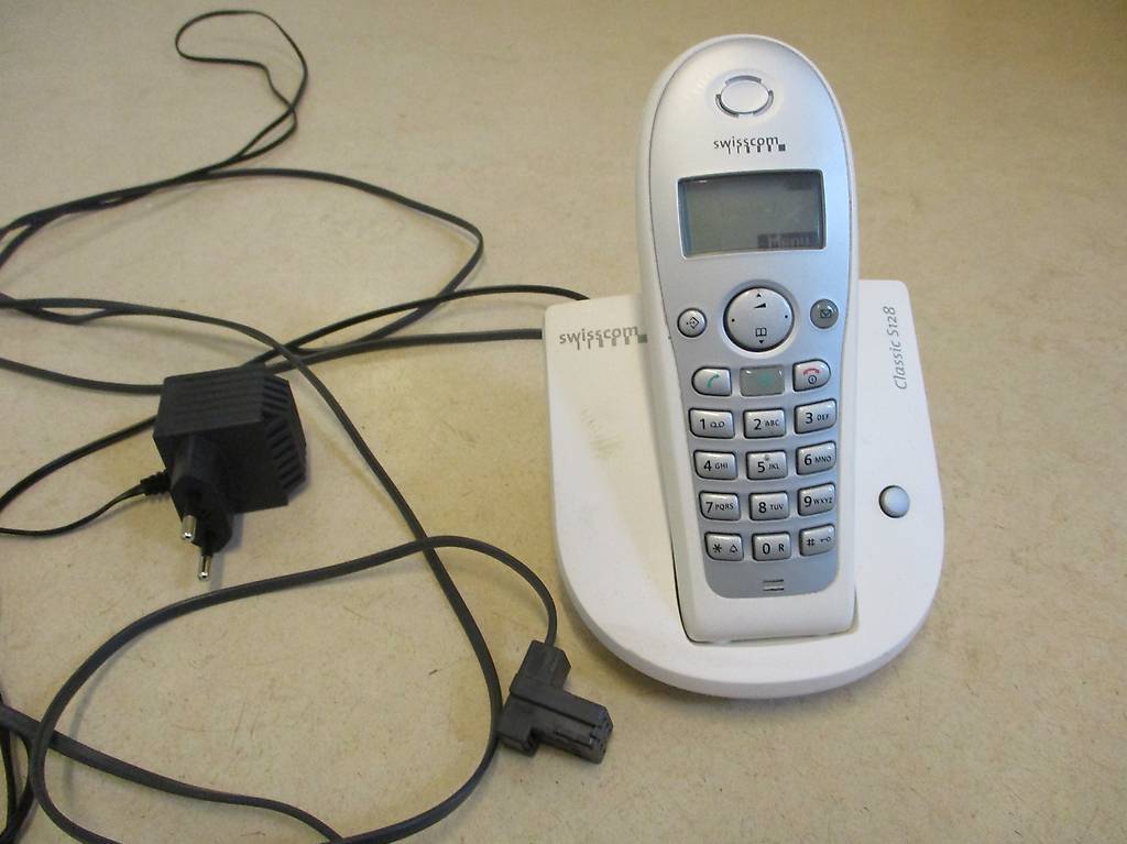 Telefon Swisscom Classic S128 inkl. Kabel - Hit im Kanton Aargau - tutti.ch