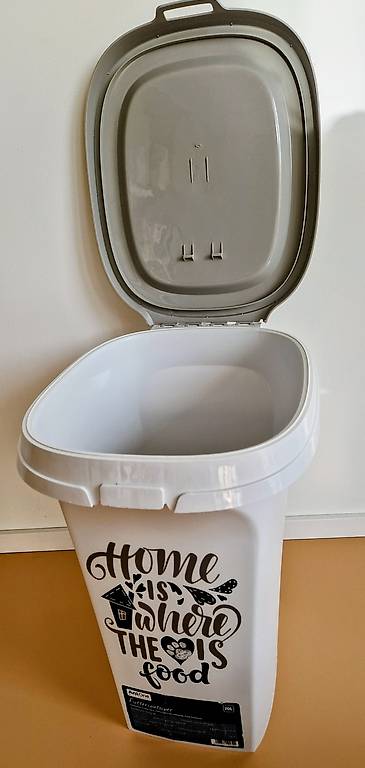 Box für Hundefutter Aufbewahrung 20 L - Dog food container im Kanton ...