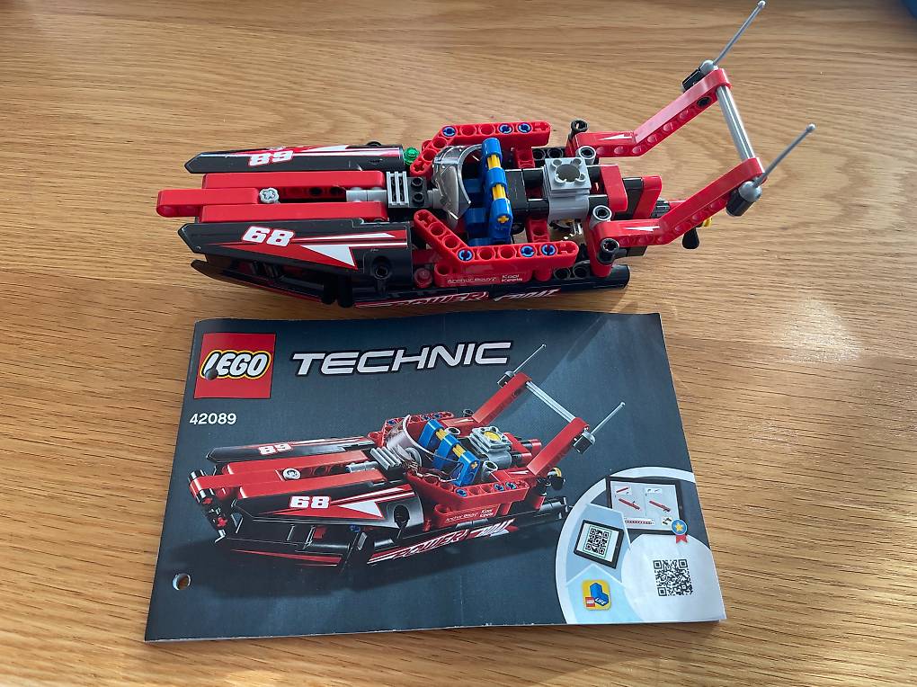 Lego Technic Rennboot 42089 im Kanton Zürich - tutti.ch