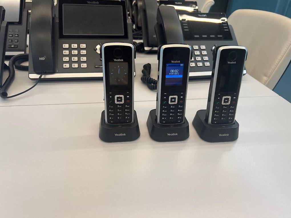 Vendo stock 20 telefoni VoIP Yealink + 3 cordless W52P im Kanton Tessin ...