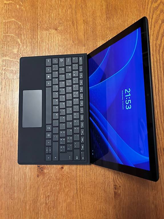 Microsoft Surface Pro 6 256 GB Top Zustand im Kanton Bern - tutti.ch
