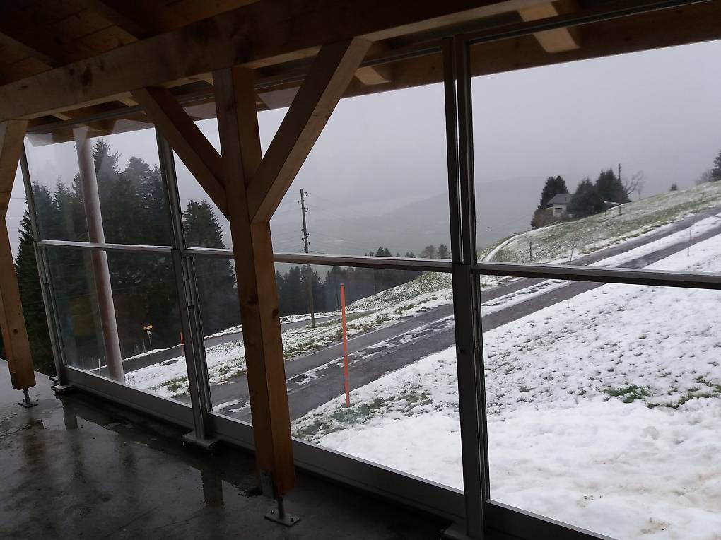 Schutzwand + Geländer mit Windschott wind-stop ab 625Fr/lm im Kanton ...