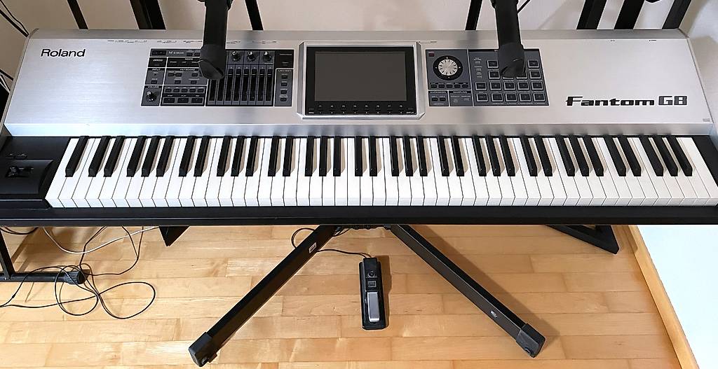 Roland Fantom G8 - 88 Keys im Kanton Tessin - tutti.ch