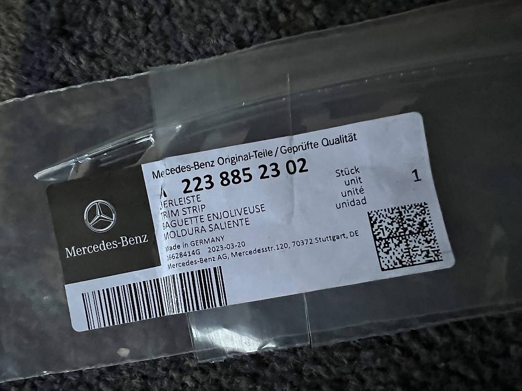 Mercedes Zierleiste A2238852302 (NEU) im Kanton Zürich - tutti.ch