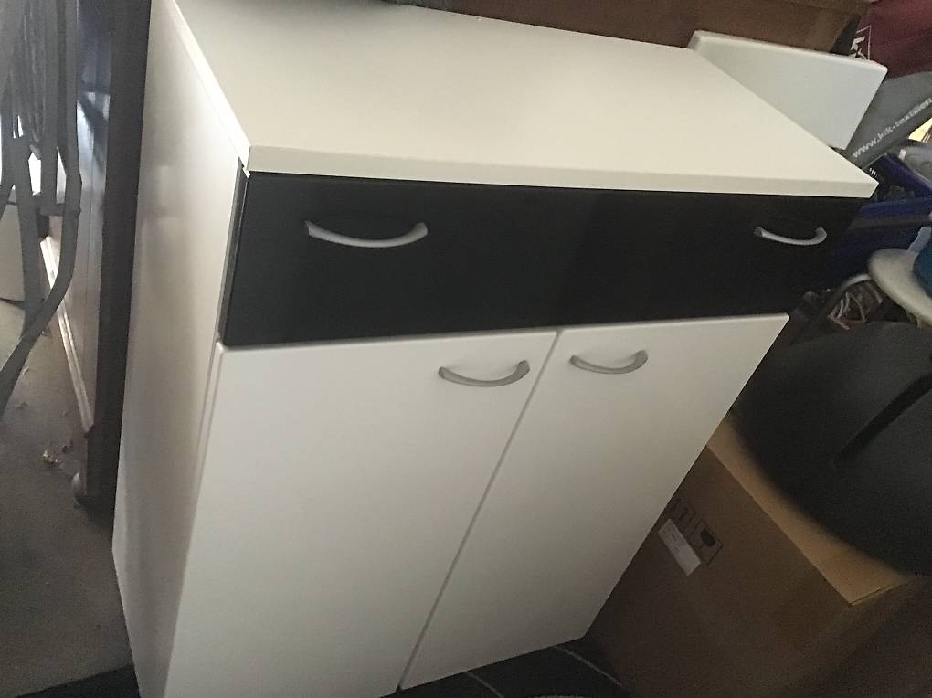 Praktischer Mehrzweckschrank/Kommode mit viel Stauraum im Kanton ...