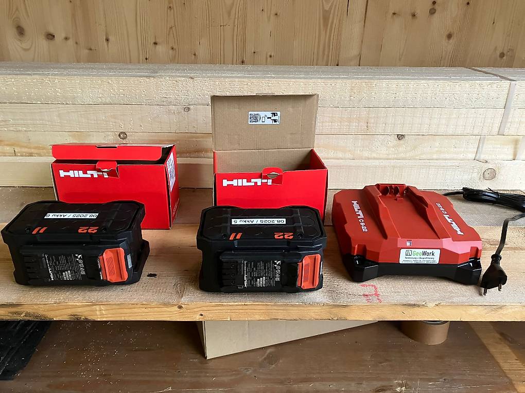Hilti Nuron Ladegerät C8-22 sowie 2 Nuron Akku's B22-255 im Kanton Bern ...
