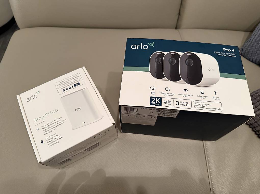 3x Arlo Pro 4 + SmartHub + Solar im Kanton Thurgau - tutti.ch