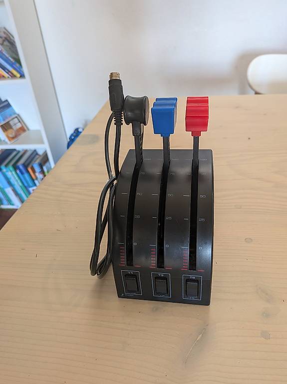 Saitek Pro Flight Yoke und Pro Flight Rudder Peddals im Kanton Zürich ...