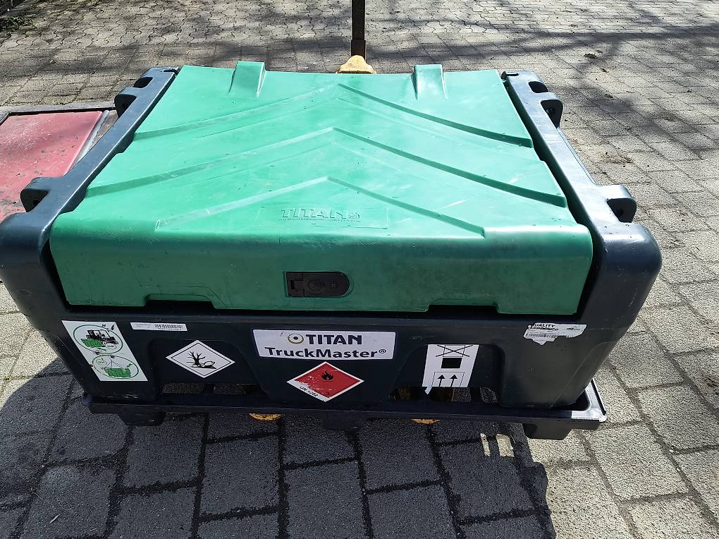 Titan Truckmaster Mobile Diesel Tankstelle 200l Dieseltank im Kanton St ...