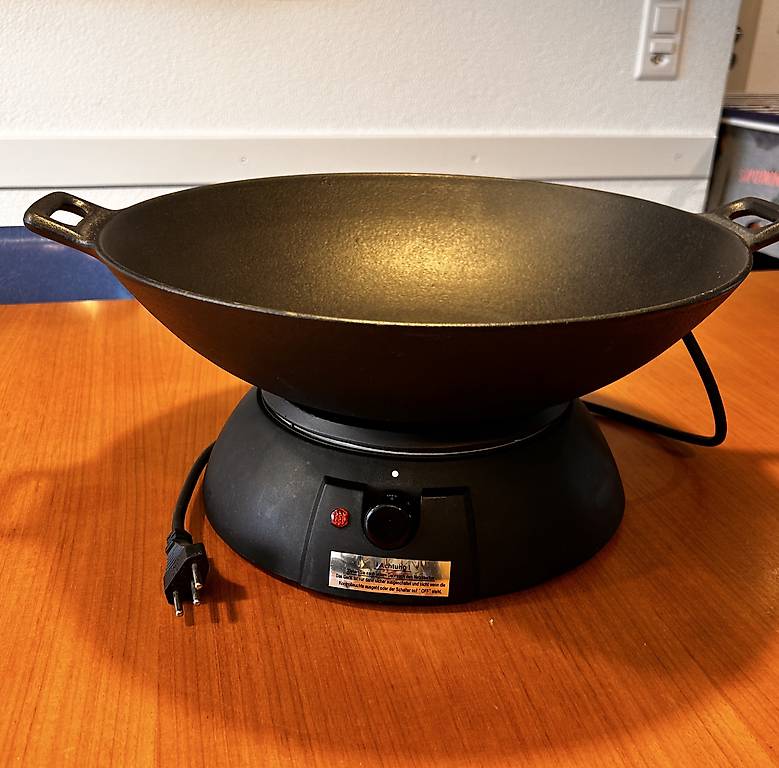 Wok mit Elektroplatte gratis abzugeben im Kanton Zürich - tutti.ch