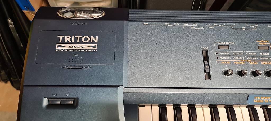 Korg Triton Extreme MUSIC WORKSTATION / SAMPLER im Kanton Zürich - tutti.ch