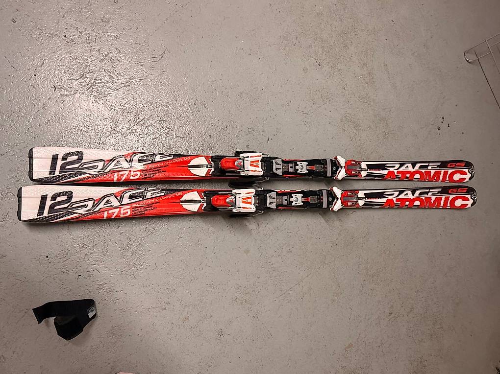 Atomic Ski Race GS im Kanton Bern - tutti.ch