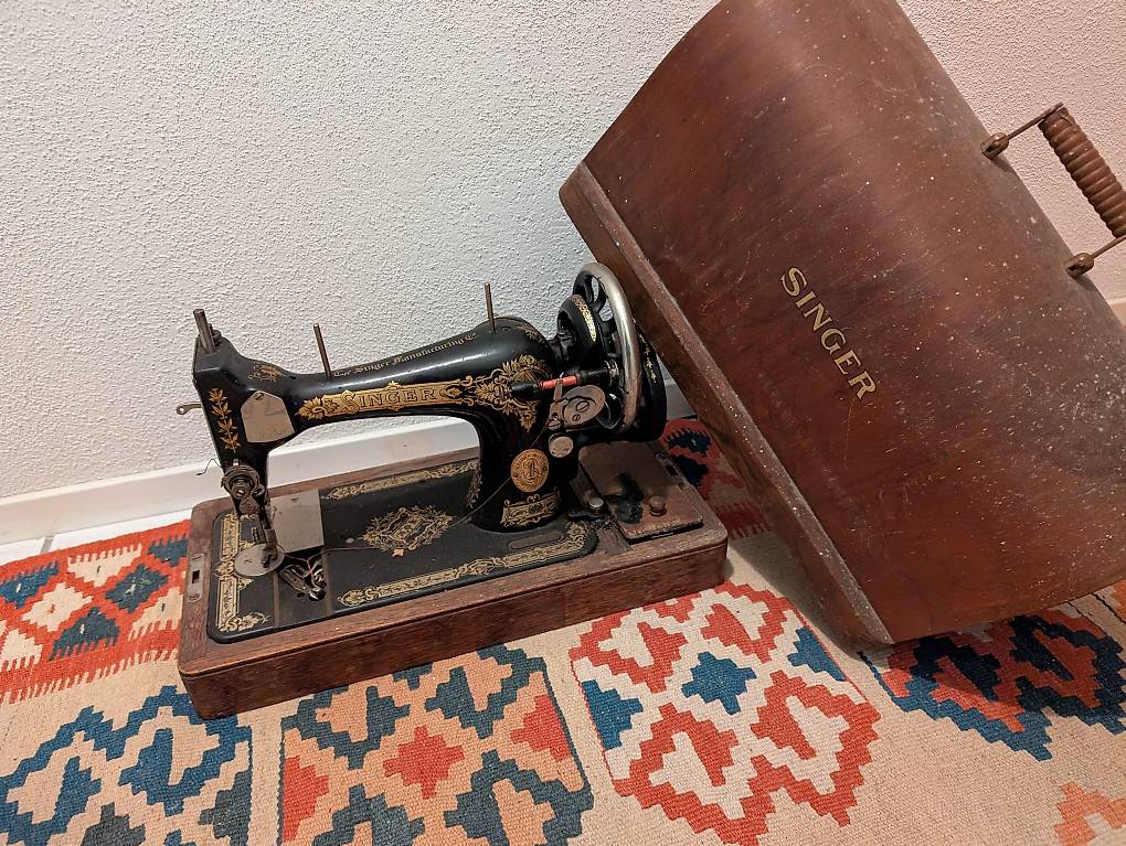 Macchina da cucire Singer anni 30 Cantone Ticino - tutti.ch