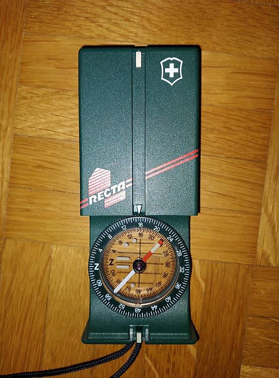 Recta Kompass mit Einteilung in Artilleriepromille im Kanton Basel ...