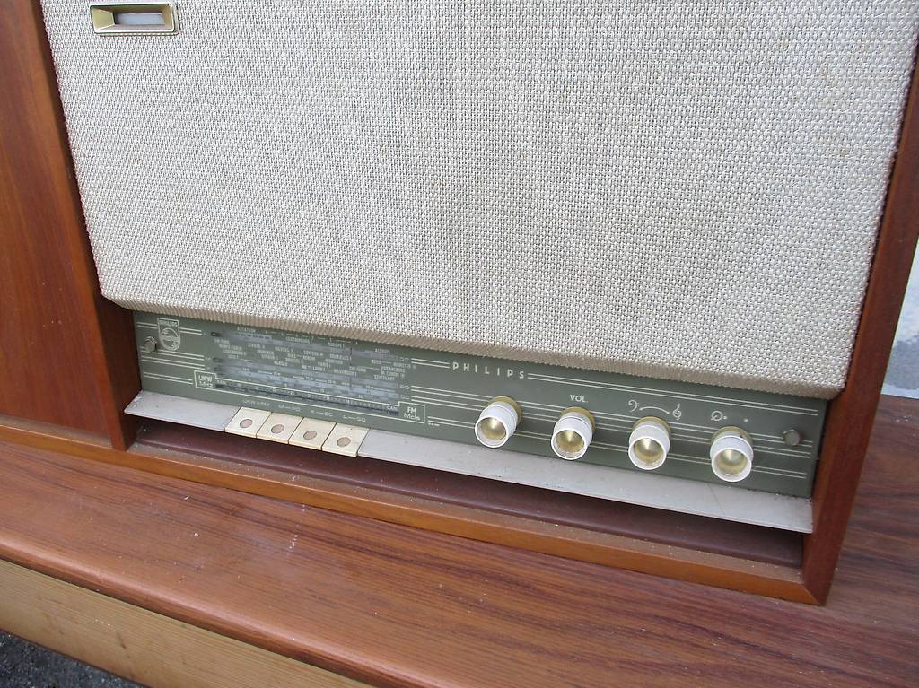 Vintage Radio-LP-Möbel Plattenspieler PHILIPS 60er Hammer! im Kanton ...