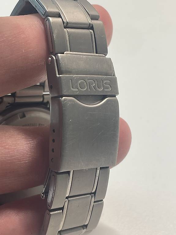 Lorus Chronograph Titanium 100m im Kanton Bern - tutti.ch