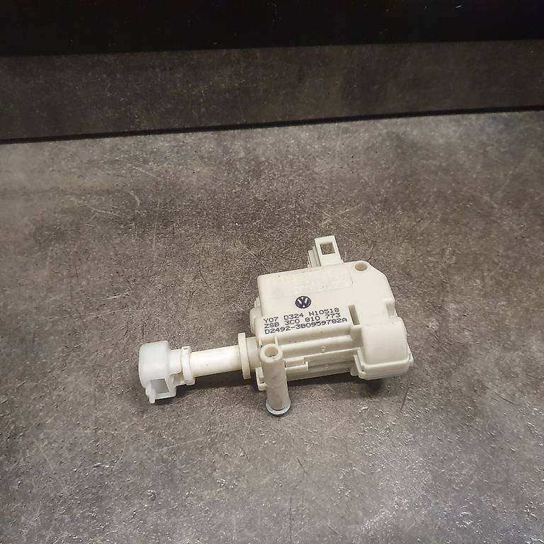 3C0810773 TANKSCHLOSS VW PASSAT 3C im Kanton Bern - tutti.ch