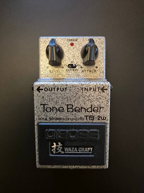 BOSS TB-2W Tone Bender Fuzz im Kanton Bern - tutti.ch