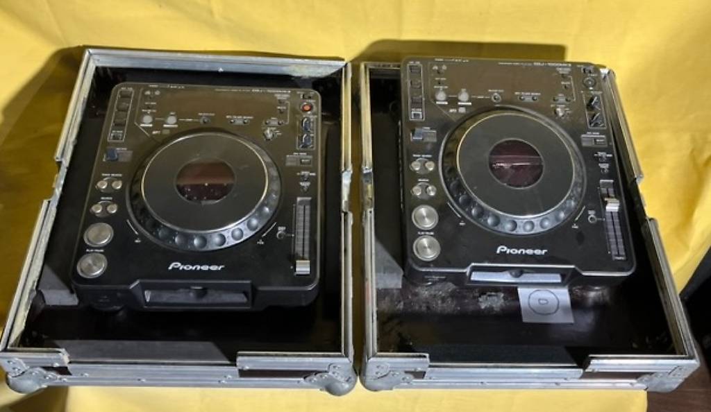 lec 2 CD PIONEER CDJ 1000 MK3 im Kanton Waadt - tutti.ch
