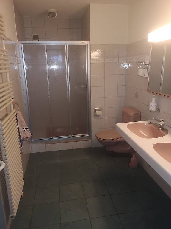 Büro / Atelier mit WC/Dusche inklusive 1 Aussenparkplatz im Kanton St ...