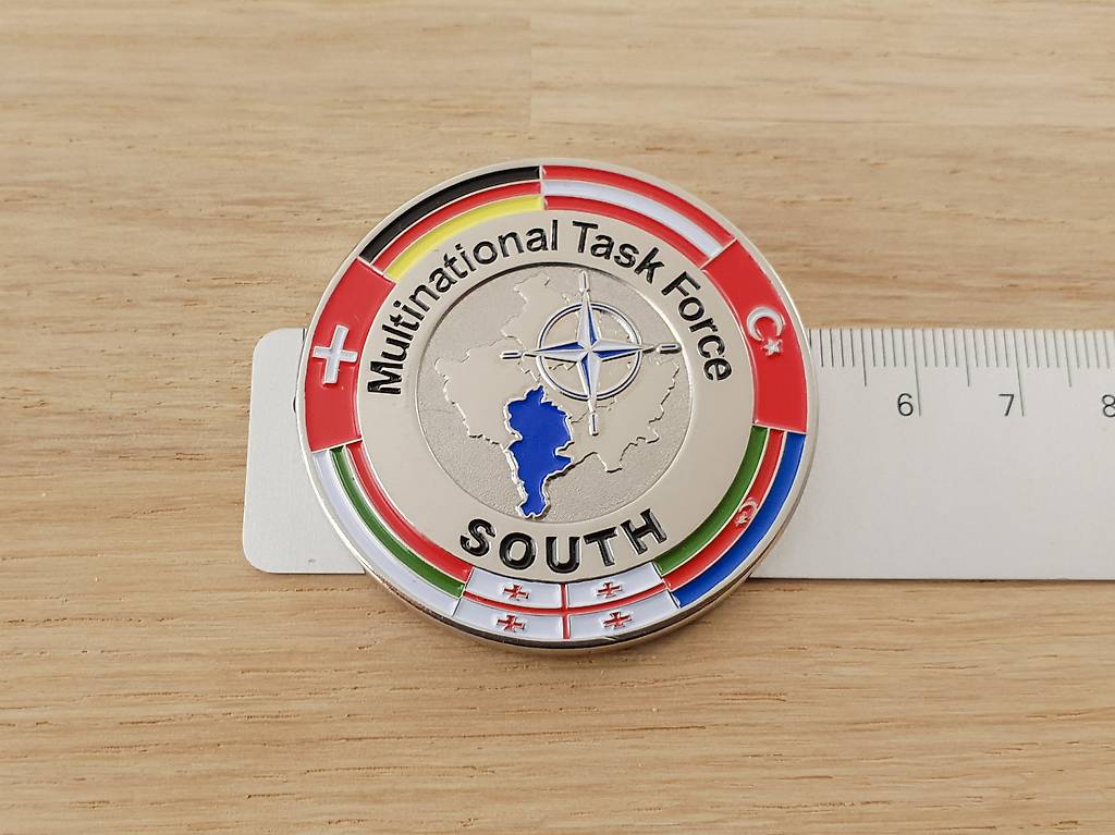 Medaille Coin Multinational Task Force SOUTH KFOR NATO Armee im Kanton ...