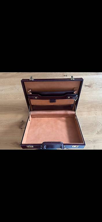 Leder Aktenkoffer Bordeaux im Kanton Zürich - tutti.ch