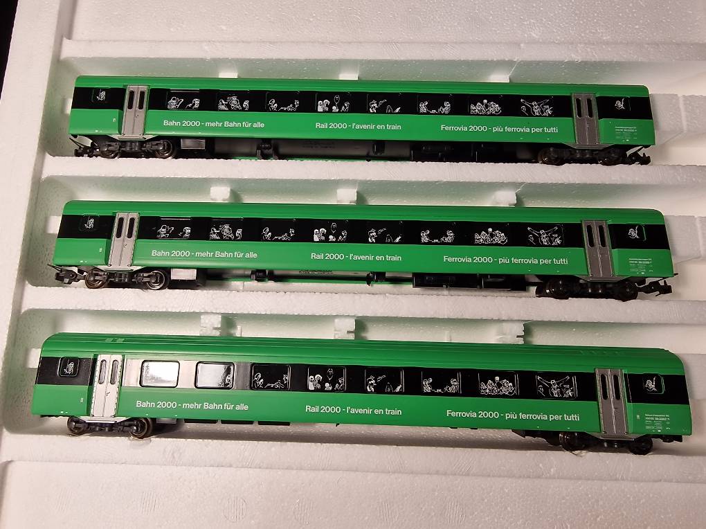 Liliput 884, Ausstellungszug Bahn2000 mit 3 EW3 im Kanton Aargau - tutti.ch