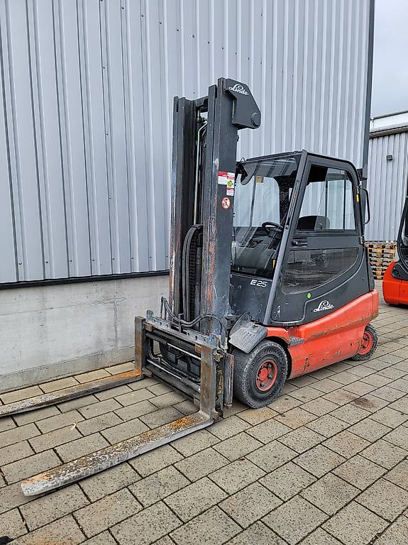 Stapler Linde E25 Triplex Hub 530cm im Kanton Thurgau - tutti.ch