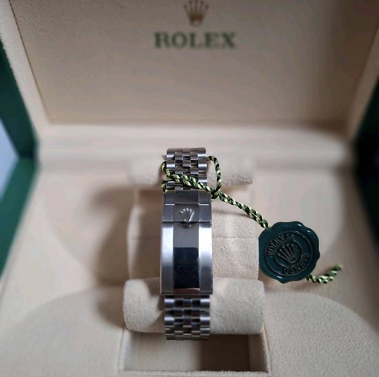 Rolex GMT Master 2 Bruce Wayne 2026 Full Set im Kanton Zürich - tutti.ch