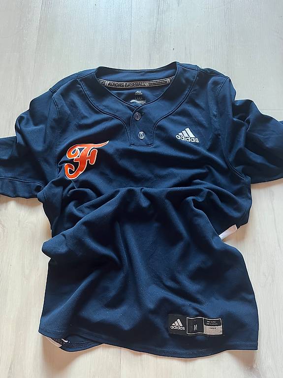 Vintage Adidas Shirt (M) im Kanton Bern - tutti.ch