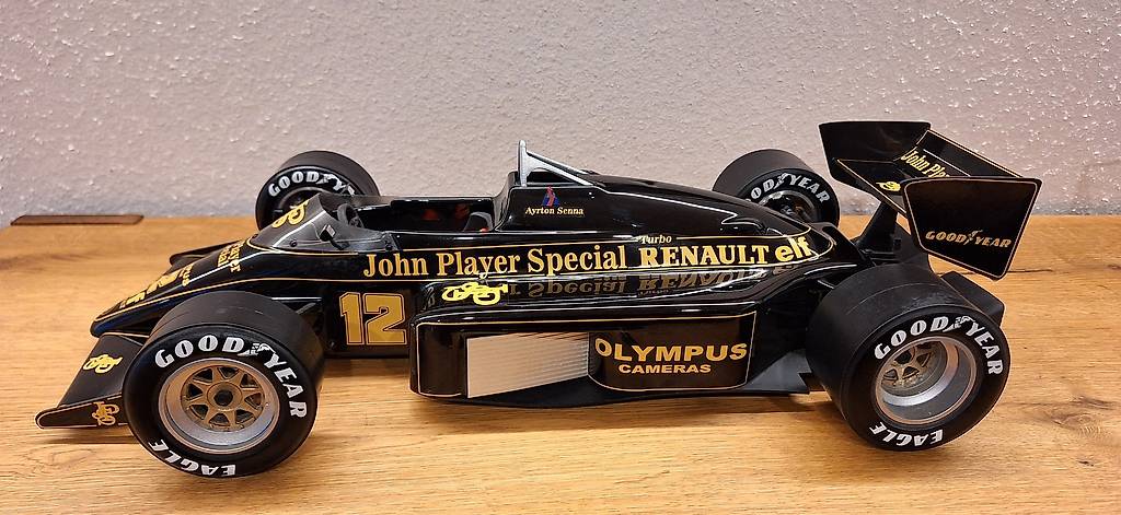 Lotus 97T Renault Ayrton Senna F1 1985 Pauls Model Art 1:8 im Kanton St ...