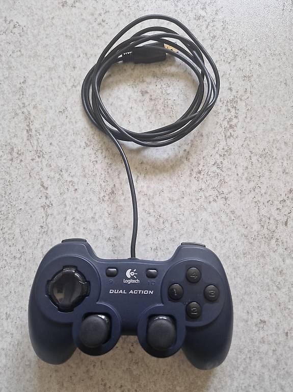 Logitech Dual Action Gaming-Controller Canton Basel-Landschaft - tutti.ch