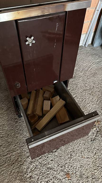 Schwedenofen, Holzofen, Kochofen mit Glaskeramikplatte im Kanton Bern ...