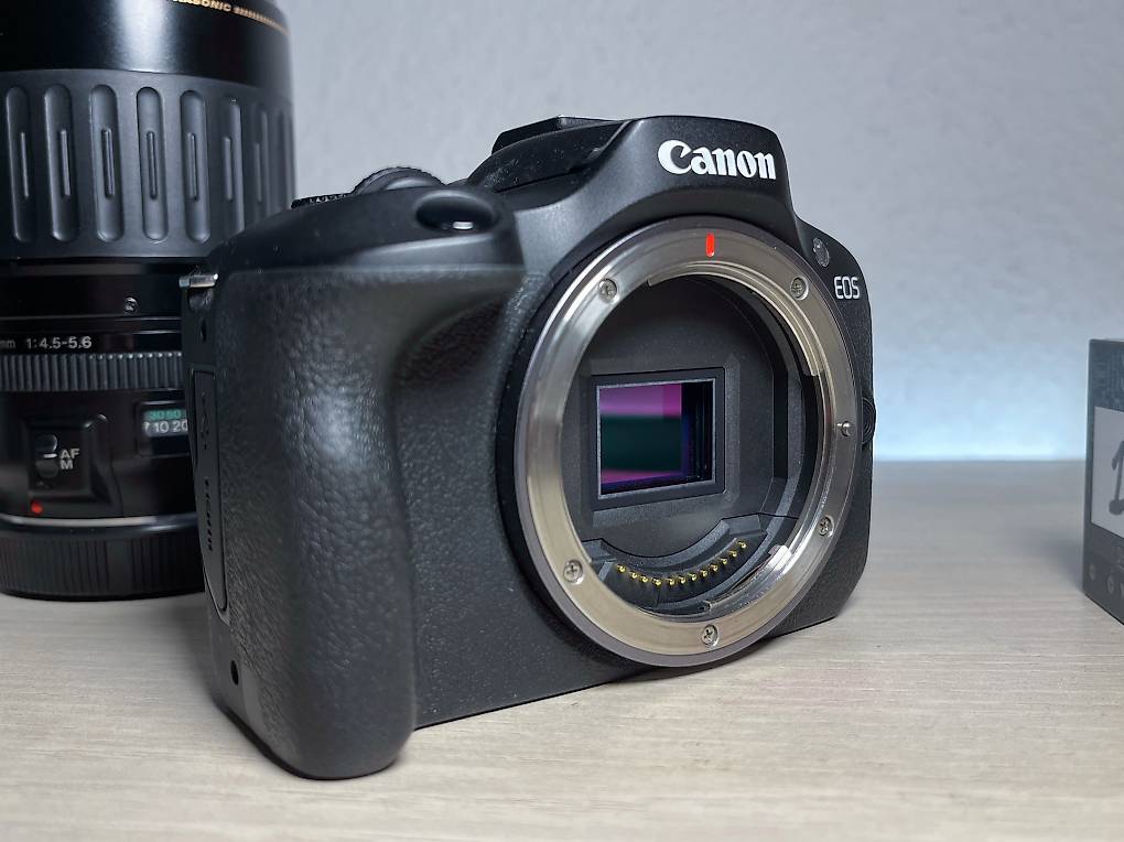 Canon EOS R100 mit 2 Akkus + Objektiv im Kanton Zürich - tutti.ch